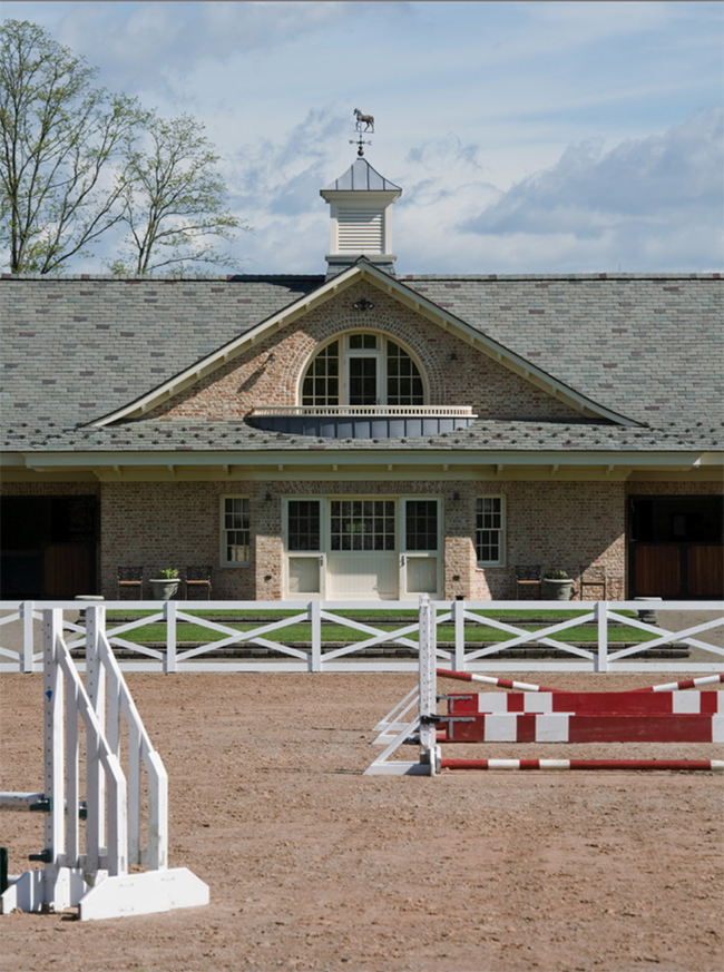 Dreamy Brick Stable - STABLE STYLE