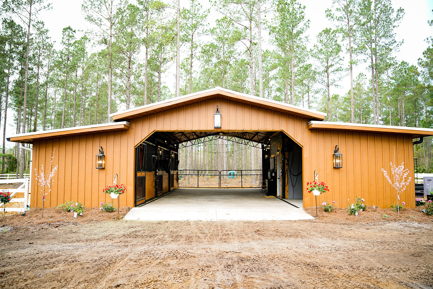 A 3 Stall Barn Allows Horses To Roam Freely Stable Style