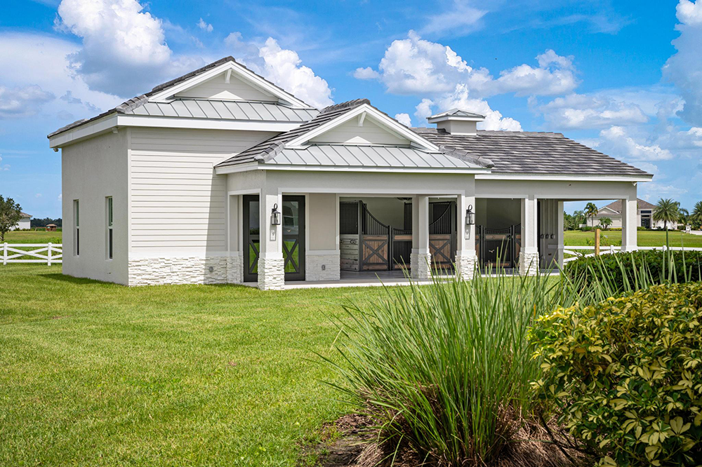 A Modern 2-Stall Modern Barn in Florida - STABLE STYLE