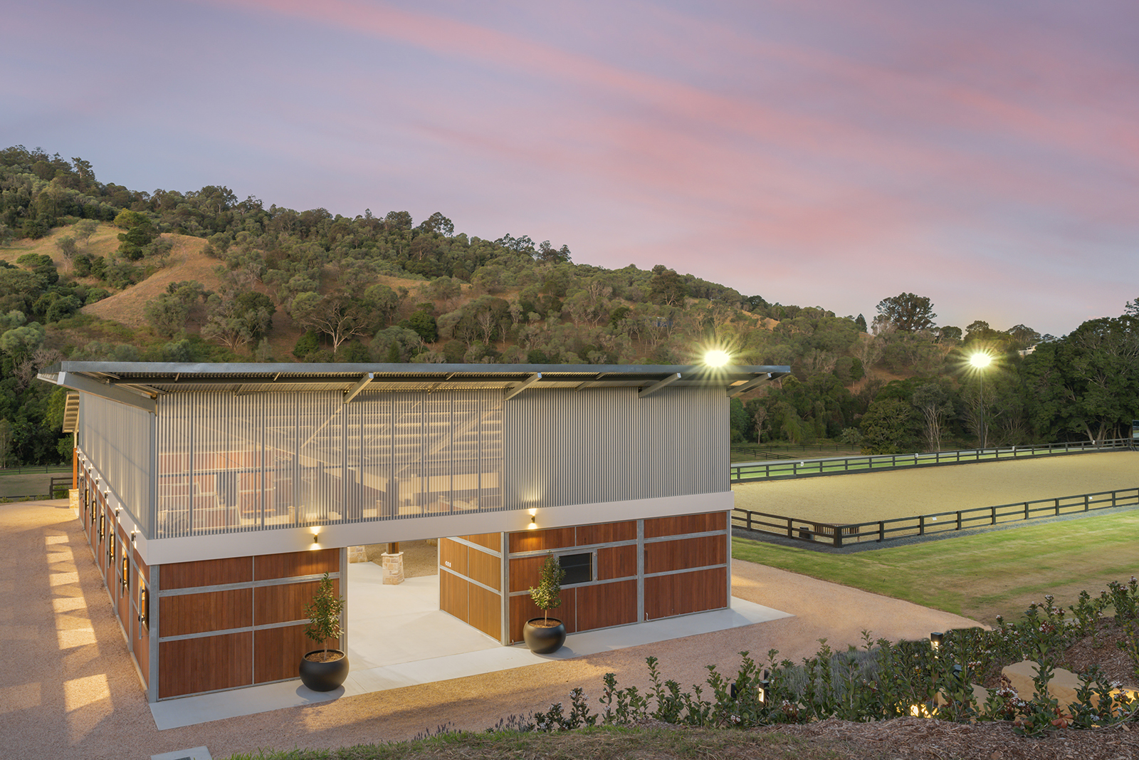 Innovative Modern Horse Barn Designs For Functional And Aesthetic Stability